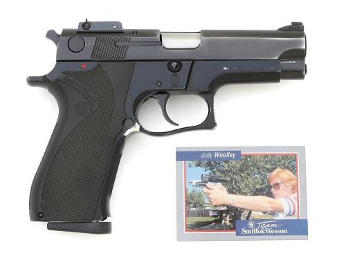 Smith & Wesson Model 5904 Semi-Automatic Pistol of Smith & Wesson Team ...